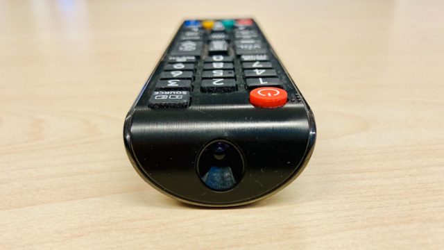 Samsung TV Remote Not working: All Possible Causes & Solutions